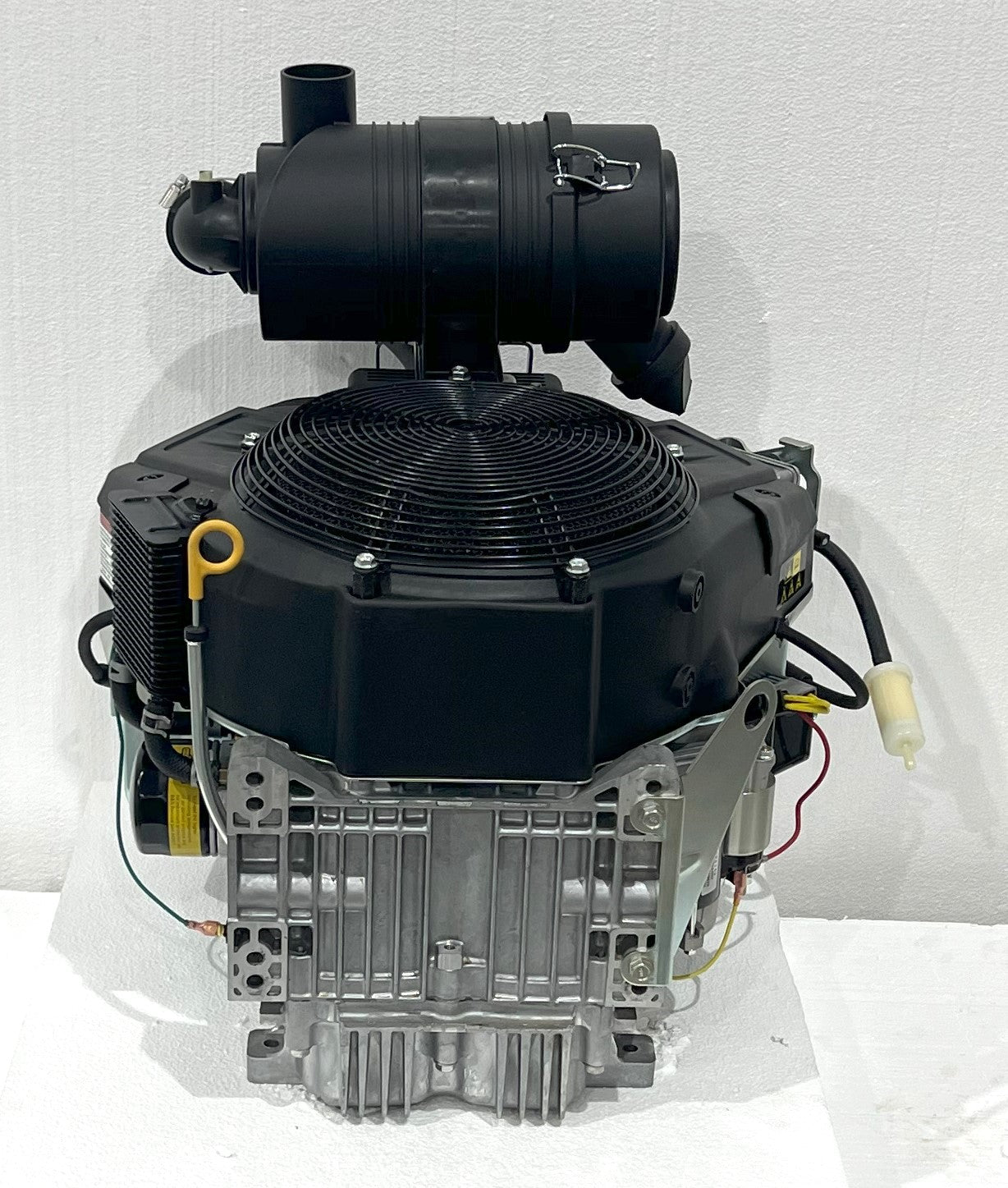 Briggs & Stratton 896cc Vertical Engine 32 HP Vanguard OHV Big Block 1